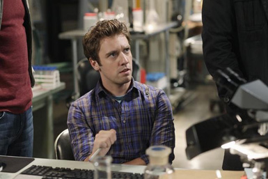 First Look: V’s Second Season Premiere to Offer up “The Full Lizard ...