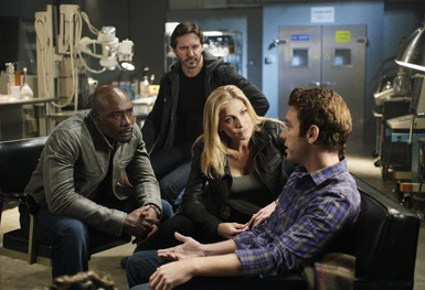 First Look: V’s Second Season Premiere to Offer up “The Full Lizard ...